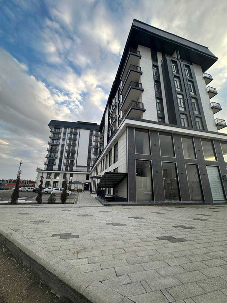 2 xonali 63 m2 10 qavatli Yangi liftli domning 3 qavat