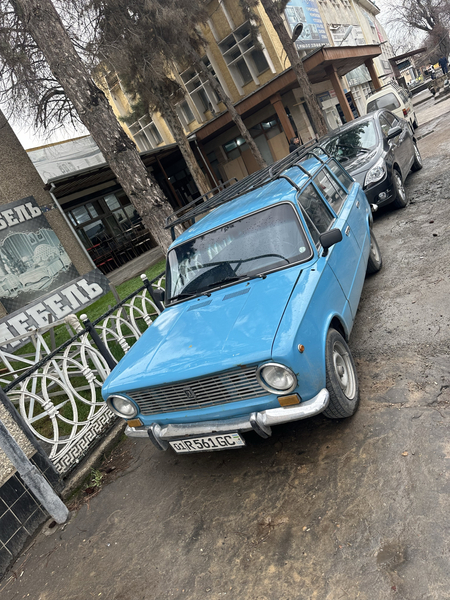 Jiguli 2102 sotiladi