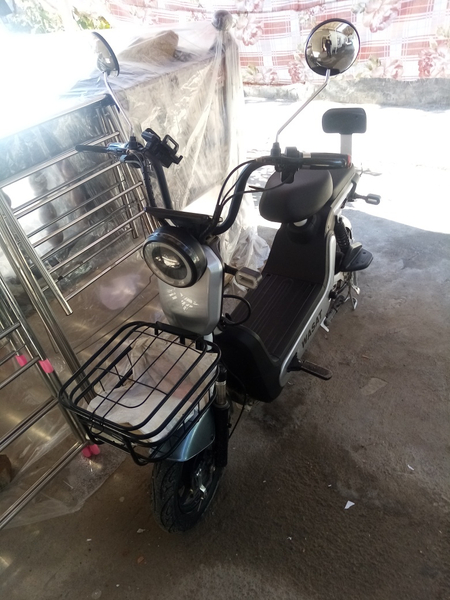Elektroskuter pashti yengi