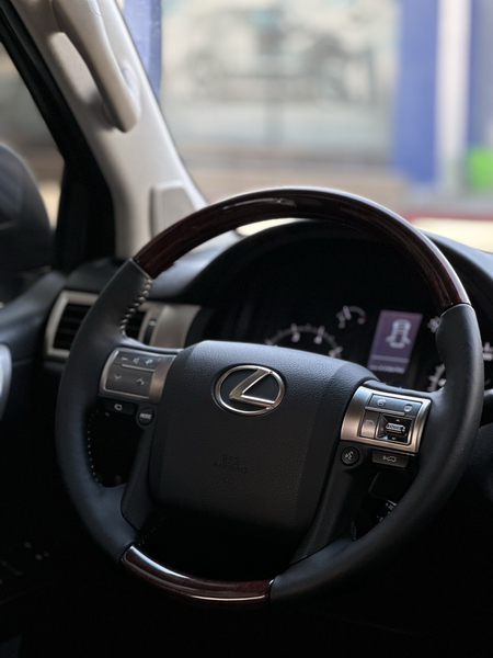В продаже Lexus GX460