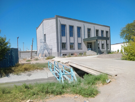 Бино сотилади 2 каватли (эски дом сталин)