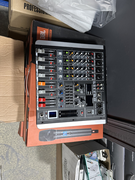 Микшерный пульт с усилителем 400w
