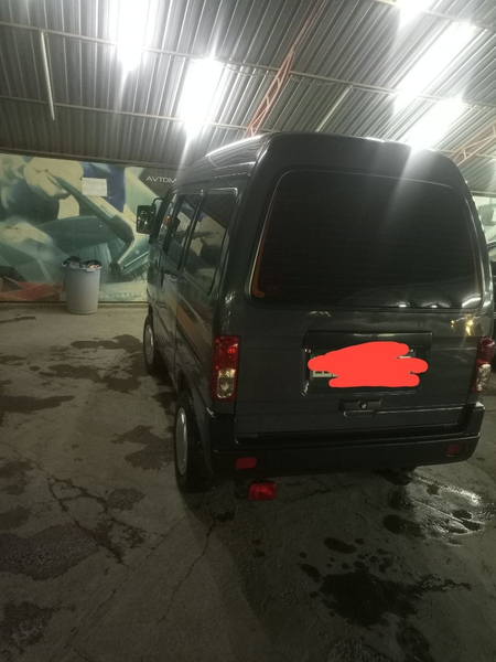 Moshina zor xolatda gaz benzin
