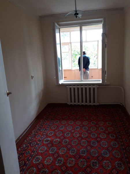 Продается срочно. Чиланзар - 25 2-5-5 балкон 2х6