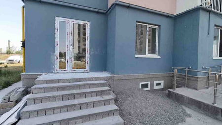 Ижарага бизнес учун жой берилади 1 каватдан 77кв