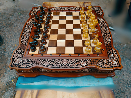 Shaxmat yonĝoqdan yasalgan 52x52 sm