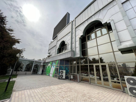 Продается нежилое помещение Здание 1500м2 вдоль дороги - Хадра