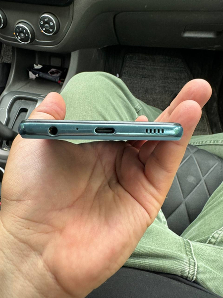 Продается Samsung galaxy a52