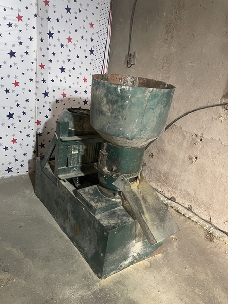 Granulyator 22 kv soatiga 500 kg yem ishlab chiqaradi