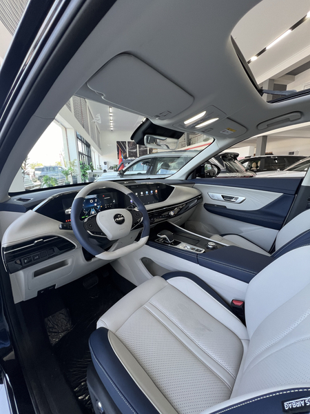 Dongfeng Aeolus Huge