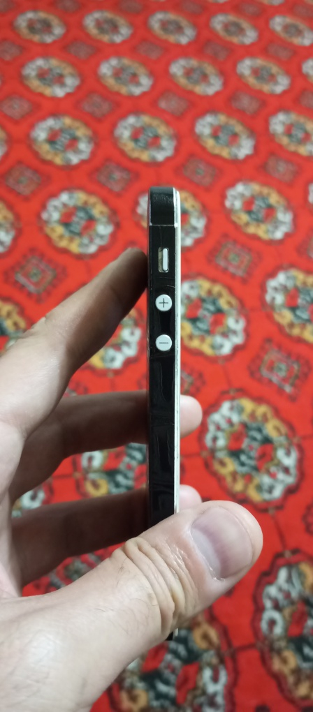 iPhone 5G продается