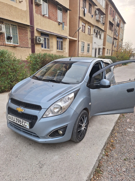 Пррдается Chevrolet спарк евро 2015года