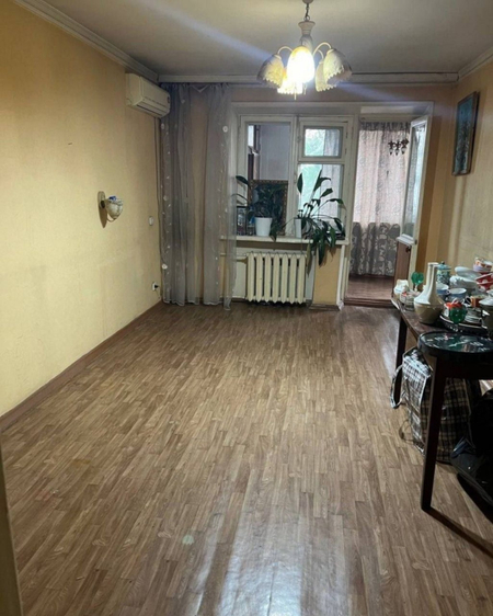 На 23 квартале Чиланзарского района продается квартира. 2/2/5