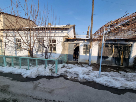 Продается участок в Кибрае под слом,8 соток.