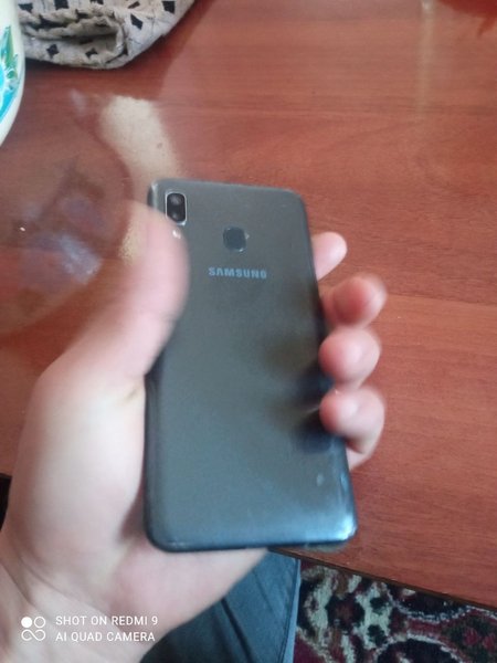 Samsung a20 sotiladi