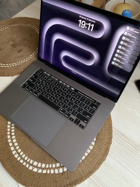 MacBook Pro 16-inch 2019 intel core i7 512gb продам!