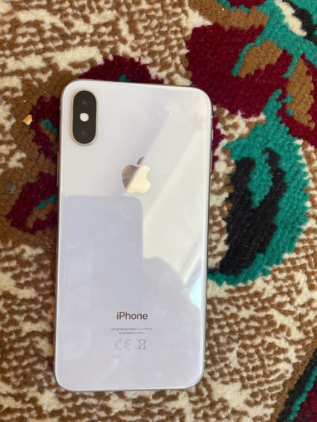 iphone xs  tinniq holatda