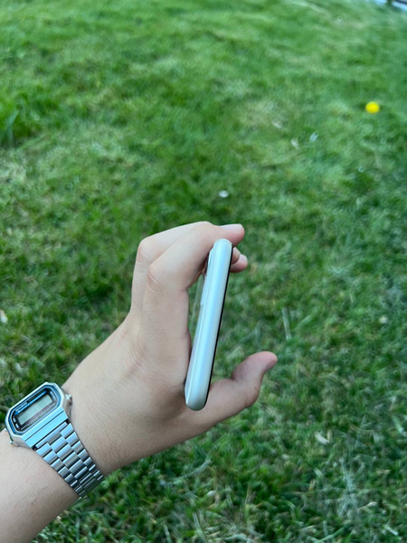 iPhone 11 sotiladi srochno