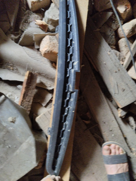 Oblisofka Sapark tepa pas radiatorga