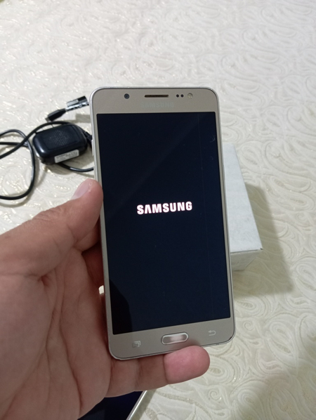 Samsung galaxy J56