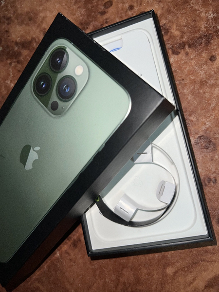 Iphone 13 Pro srochna sotiladi!