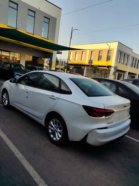 Chevrolet Monza 1.5atmo Dop opsiya
