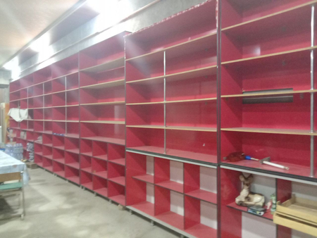 Кибрай туманида магазин полкалари  срочна сотилади  8 та дона  .