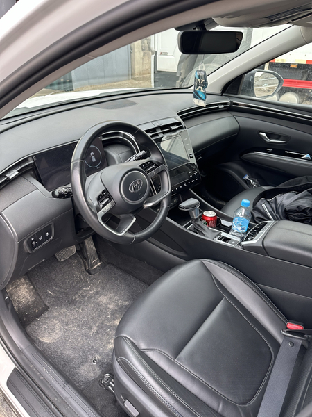 Hyundai Tucson sotiladi yili 2022 probegi 28000km