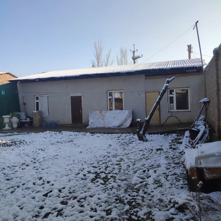 Назарбек махалля Харакат дом 1.5 сот 2 комн. Времянка