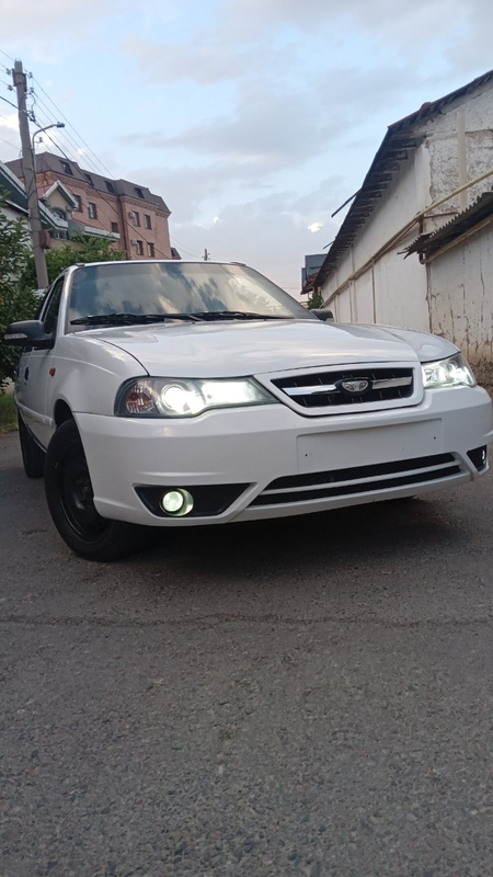 Nexia 2 1.6 sotiladi