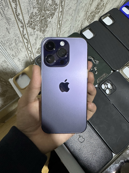 iPhone 14 pro Purple