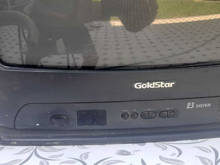 Televizor sotiladi