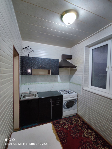 Вдоль дороги 1 комнатная 40м². Под коммерцию. Нежилой фонд
