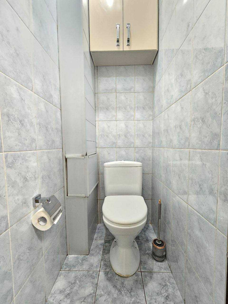 Продается коммерческое помещение  вдоль основной  дороги. Ор-р: Аския.