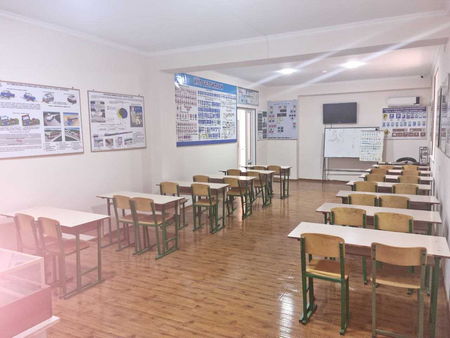 Карши шахар марказида 2 каватли нотурар бино сотилади