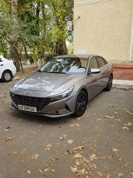 Hyundai elantra 2021 sotiladi