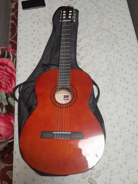 Gitara klassik Ashton