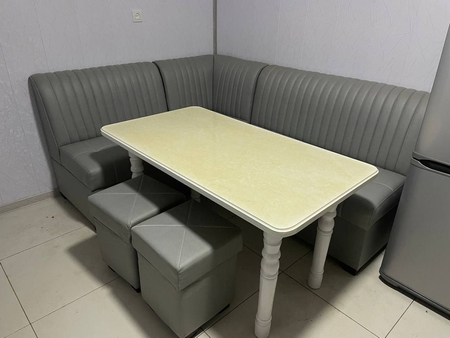 Yumshoq oshxona mebellari