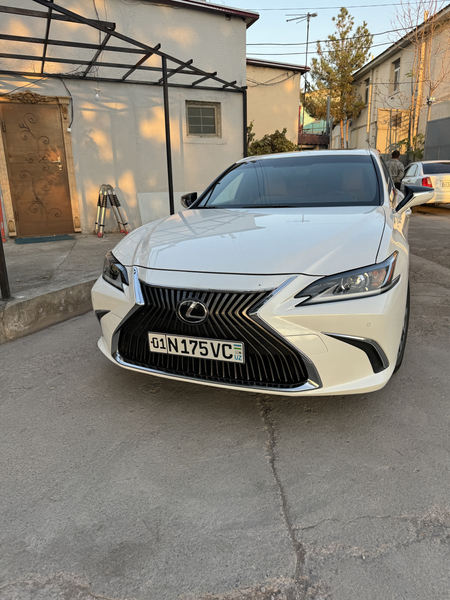 Lexus is 350 srochna