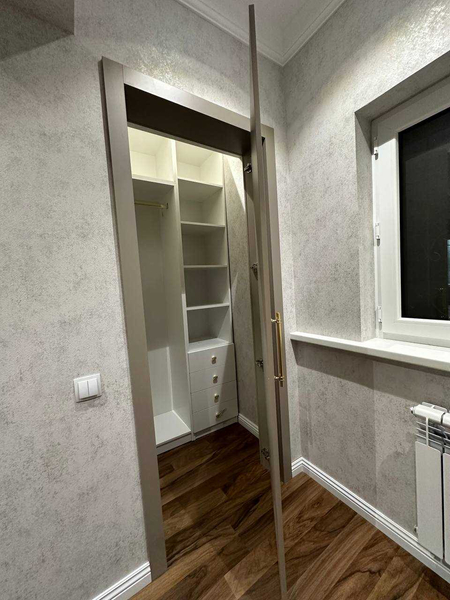 Срочно продается 3х ком квартира ор.метро  Космонавтов 114м2