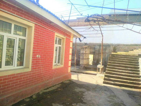 Продам дом с участком 7 соток и с магазином вдоль дороги. Кибрай рн