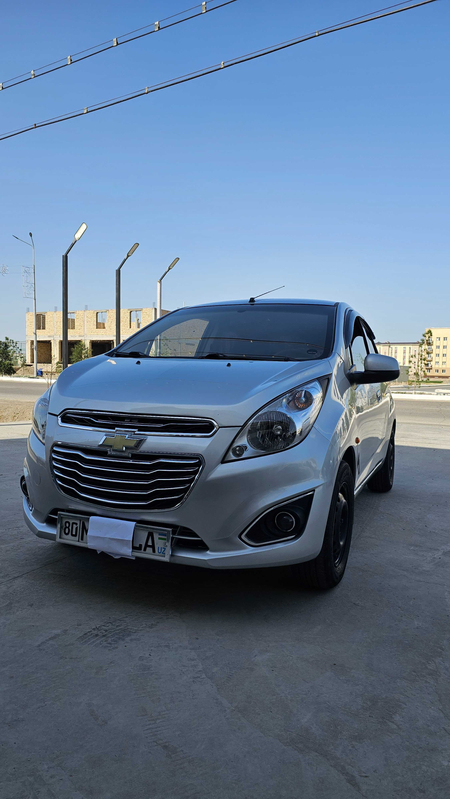 Chevrolet Spark moshina sotiladi tezda
