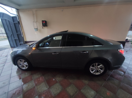 Шевроле Круз автомат  1.8 2009
