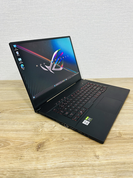 ASUS Zephyrus i7+RTX2060 4K Дисплей, как новый
