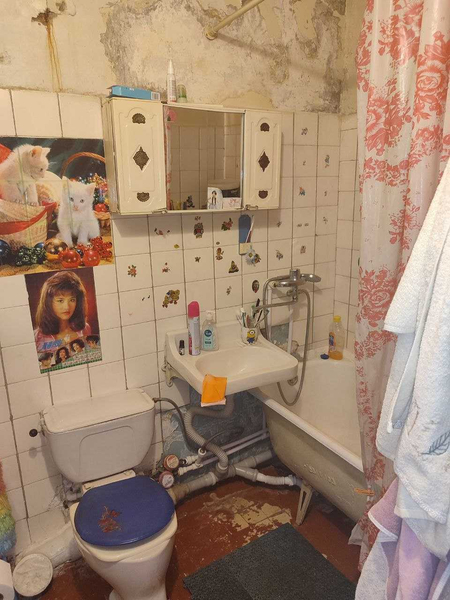 uy sotiladi farxod bozori 2 xona G9a 50000$