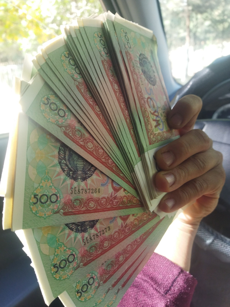 500 sumlik kupyura yap yangi.