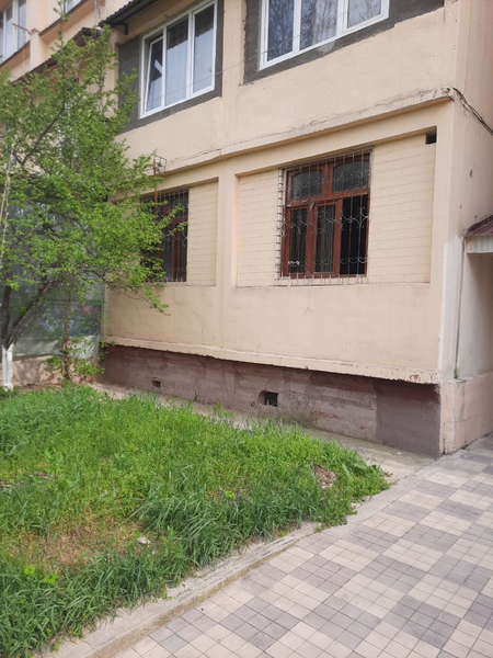 Продаю 1/1/5 2*6 балкон Авиасозлар 1 возле ипотека
