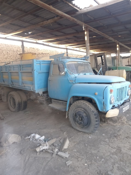 Gaz 53 samasval sotiladi