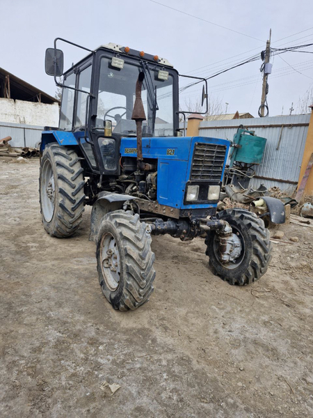 Mtz 82.1 traktor sotiladi holati alo ishga tayyor 2014-yil