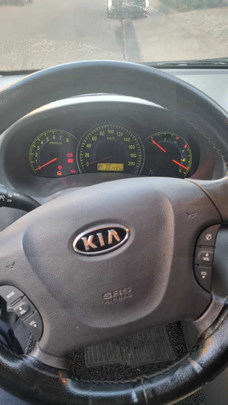 KIA Carnival sotiladi!